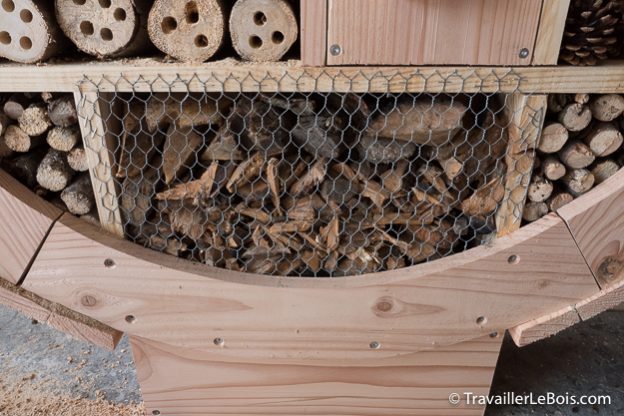 Construction d'un hôtel à insectes rond